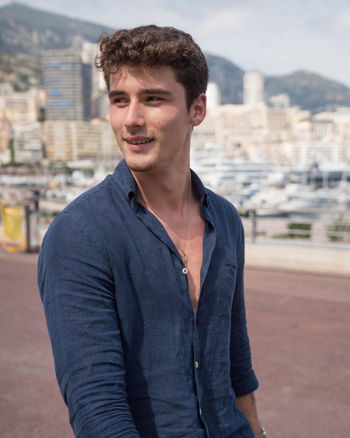 How iman gadzhi leveraged social media to grow his brand? - Cashflo ...